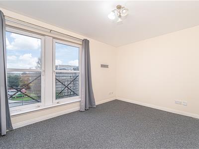 Property details for 94 Skibo Court, Dunfermline, KY12 7EW Offers Over ...